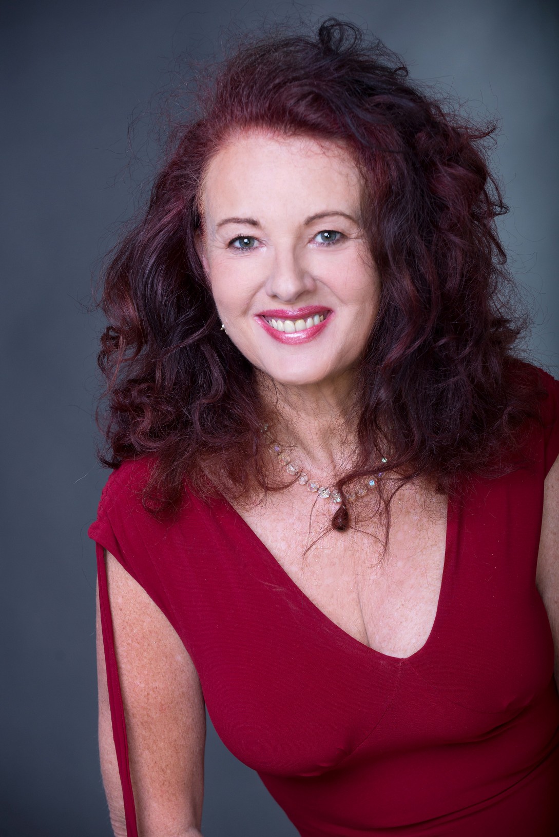 Melanie Roberts to star in solo show at the Rhumbelow Theatre | theluvvie