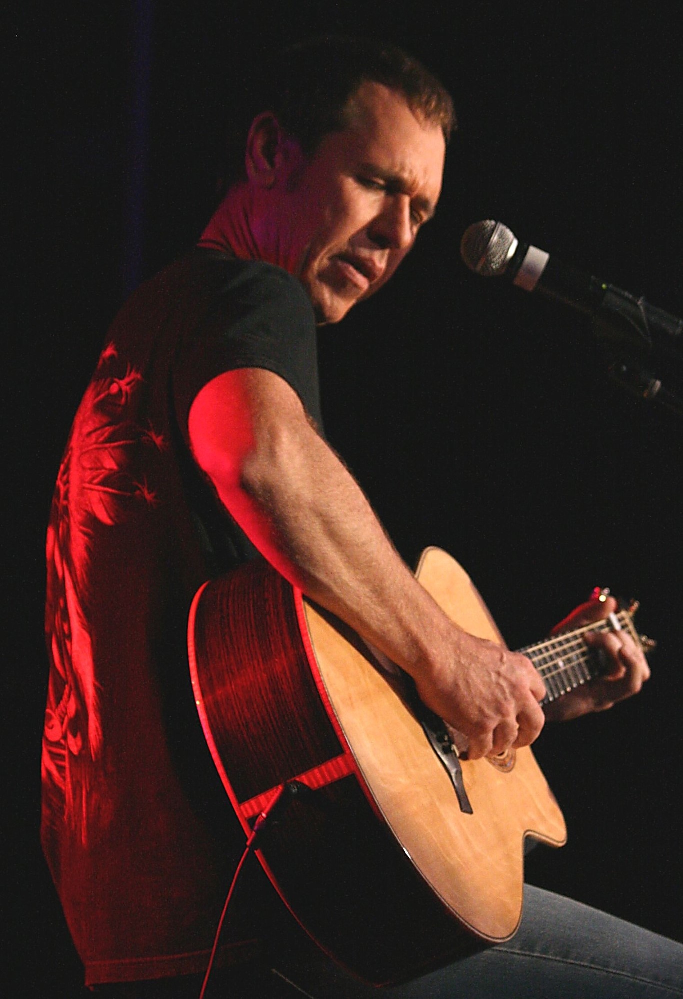 Get ‘Up Close and Personal’ with guitar maestro Barry Thomson at Tina’s ...